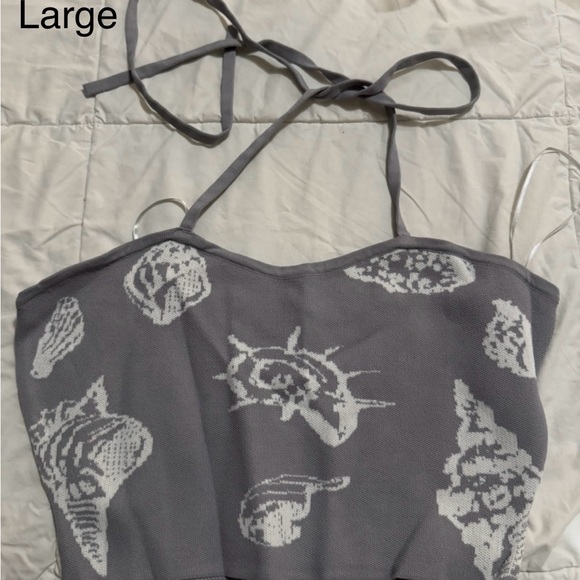 PrettyLittleThing | Tops | Prettylittlething Gray And White Shell Print ...